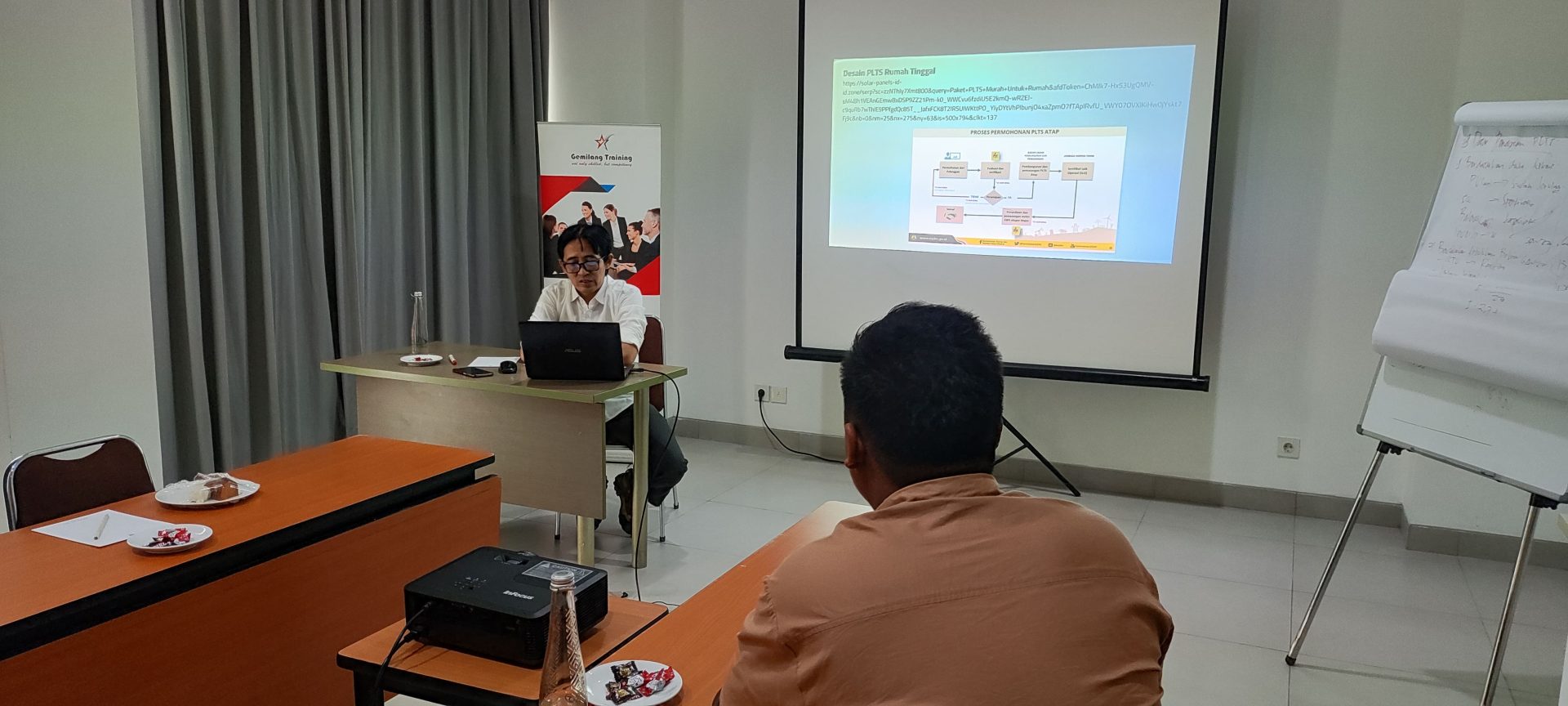 TRAINING PEMBANGKIT LISTRIK TENAGA SURYA (PLTS) JAKARTA - Gemilang Training